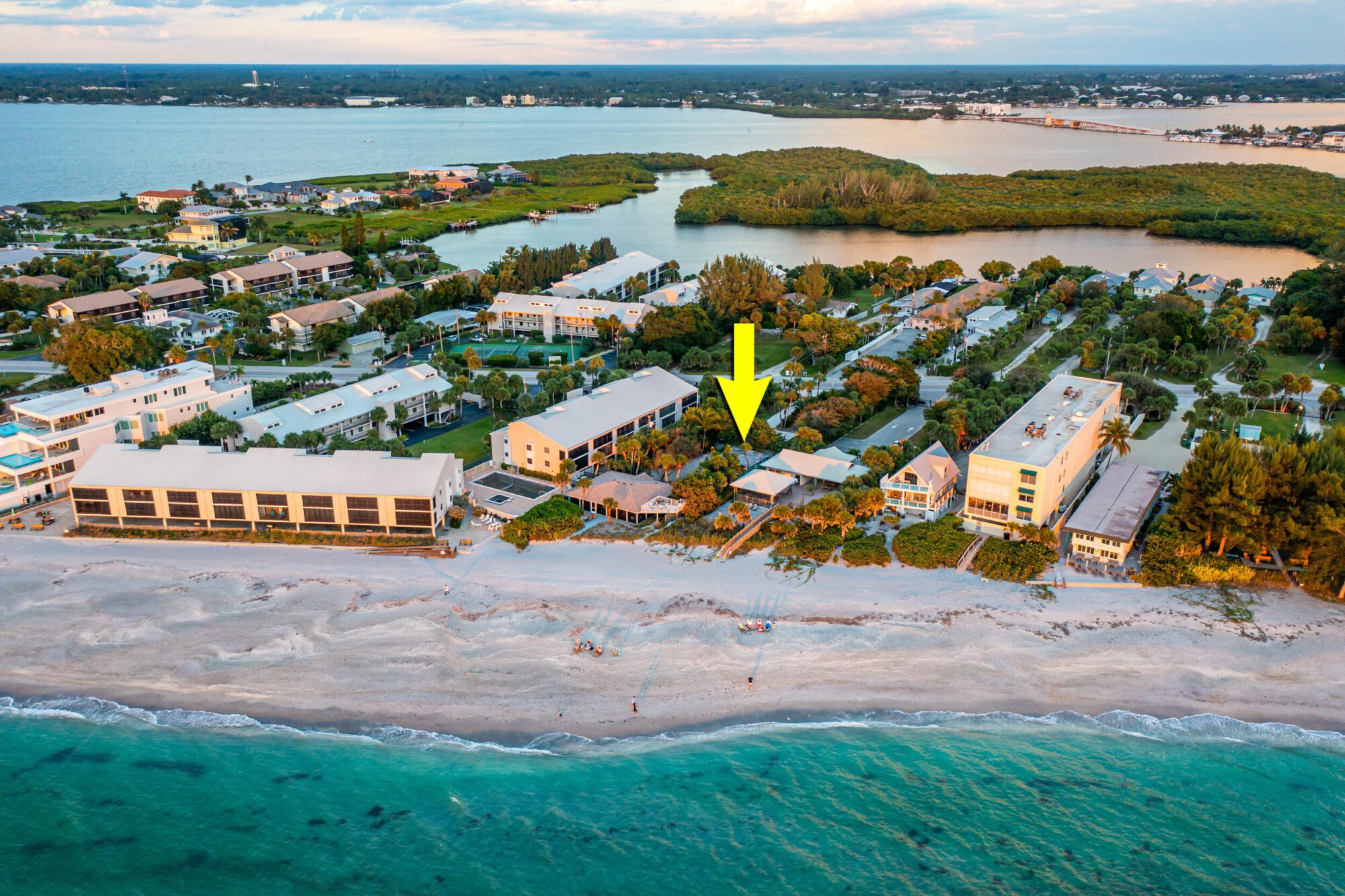 Luxury Beach Resort Style Cottage - Veloz Properties